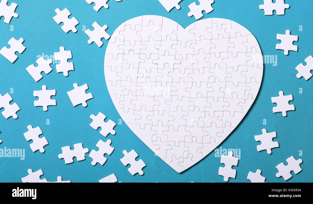 Détails blanc sur fond d'énigmes. Un puzzle est un puzzle à partir de ...