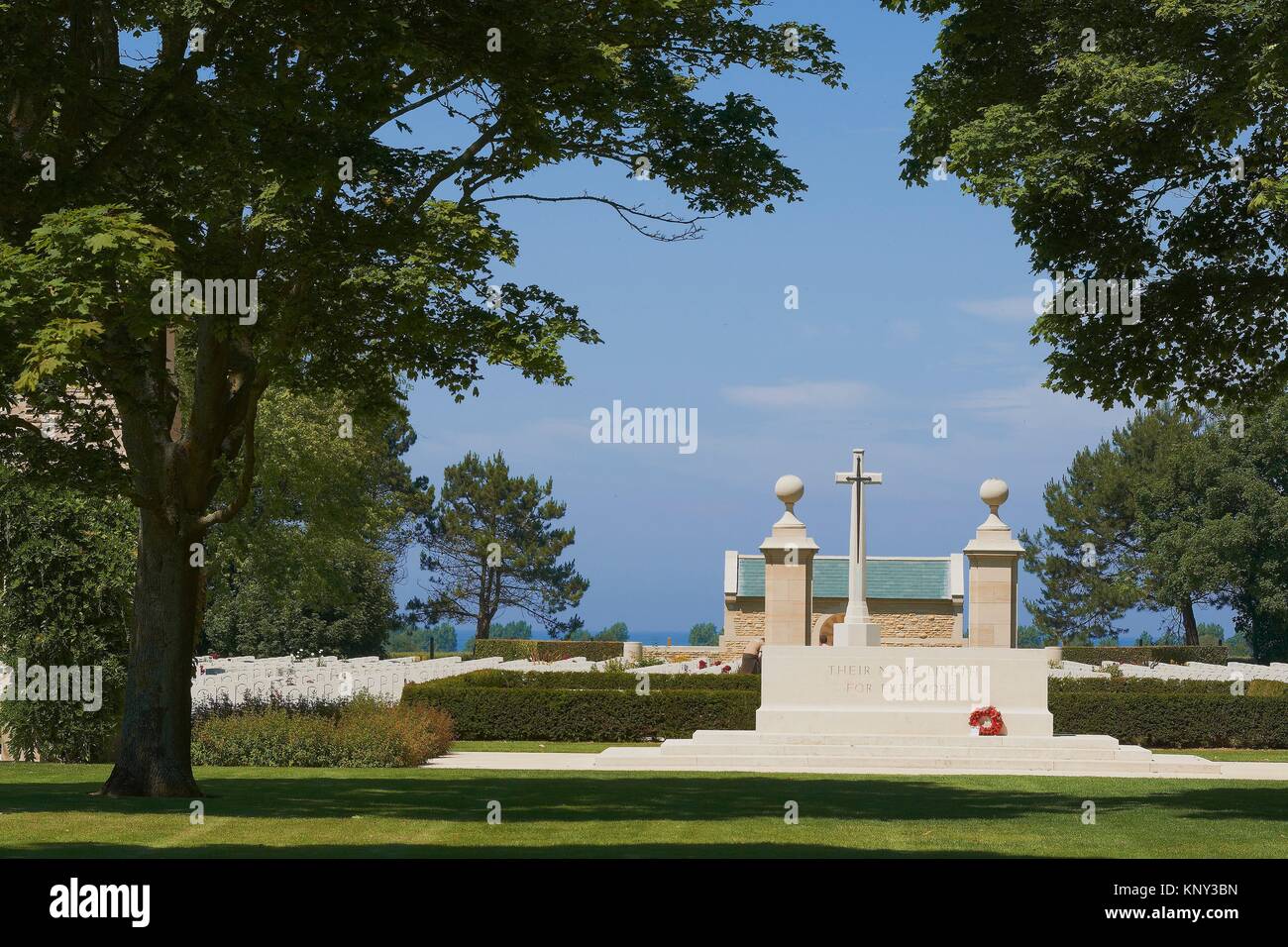 Deuxième Cimetière, Beny sur Mer, le cimetière de guerre canadien, Site ...