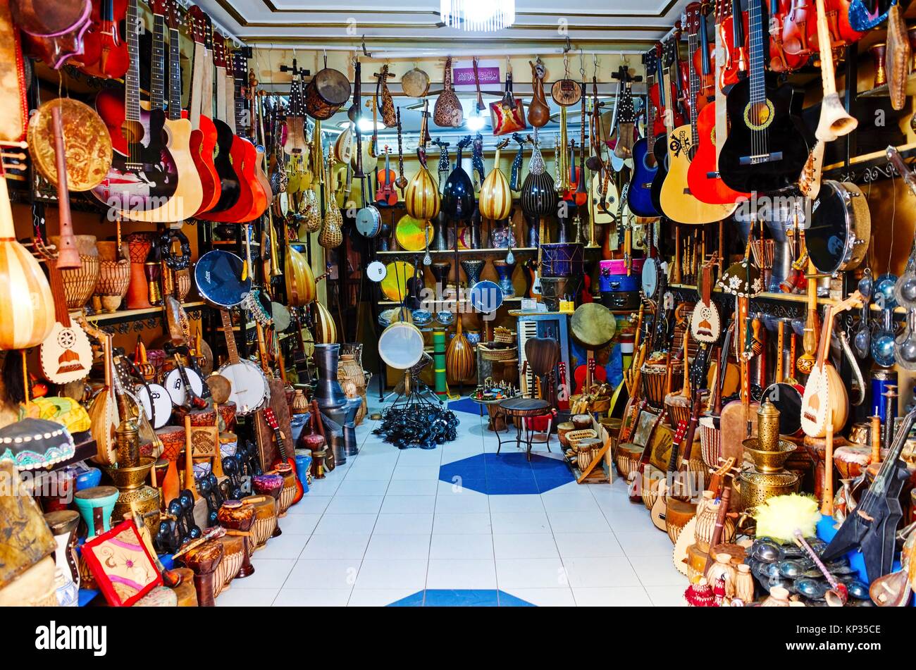 Instruments musique maroc Banque de photographies et d’images à haute ...