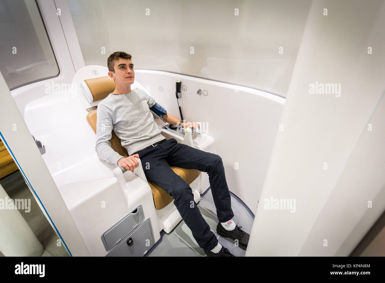 Telemedicine booth Banque de photographies et d’images à haute ...