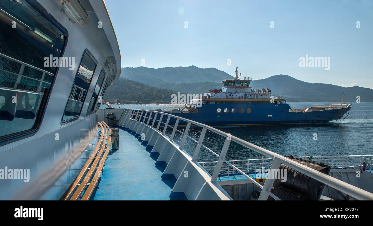 Ferry side view Banque de photographies et d’images à haute résolution ...