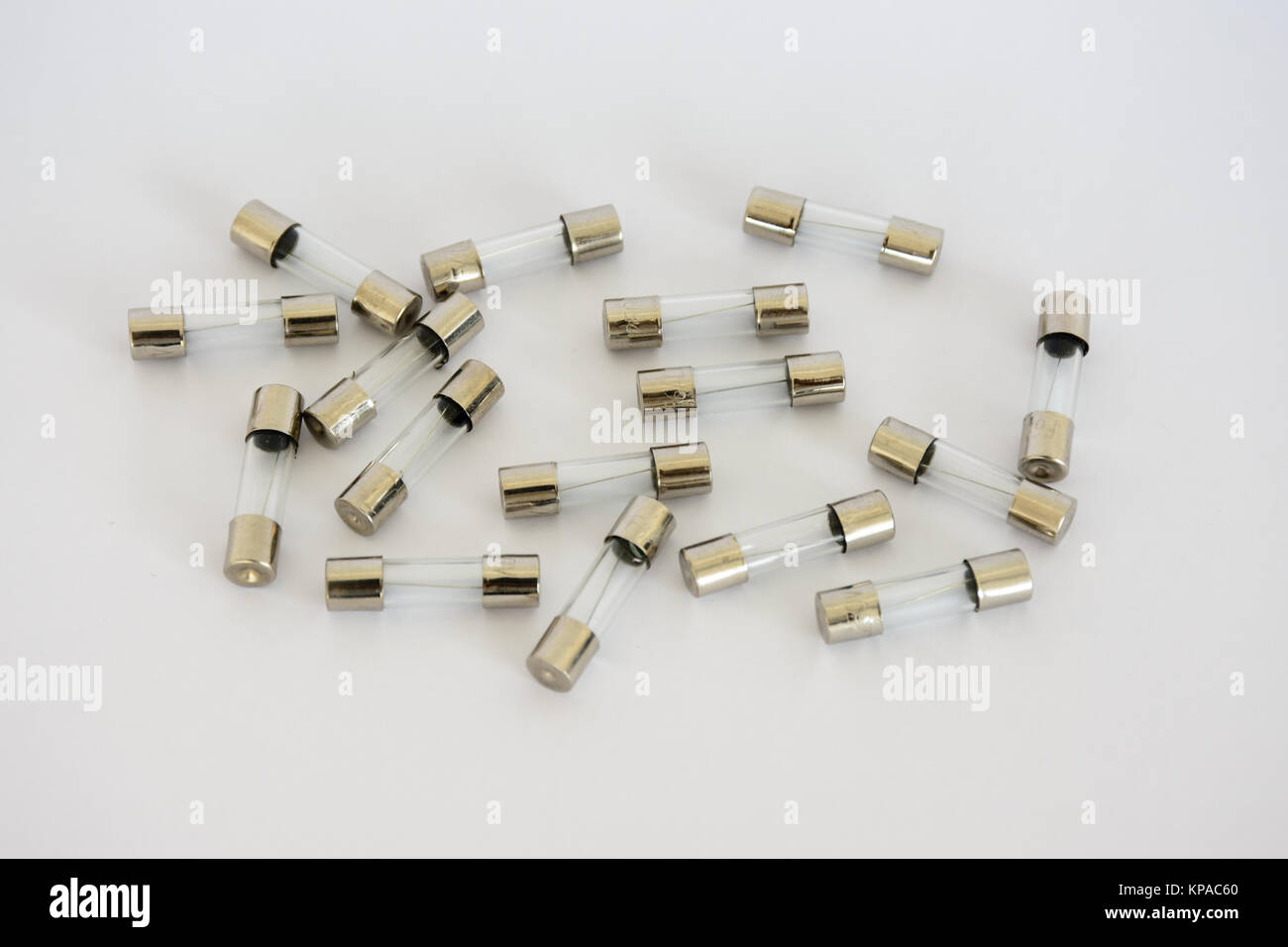 Fusible électronique sur fond blanc Photo Stock - Alamy