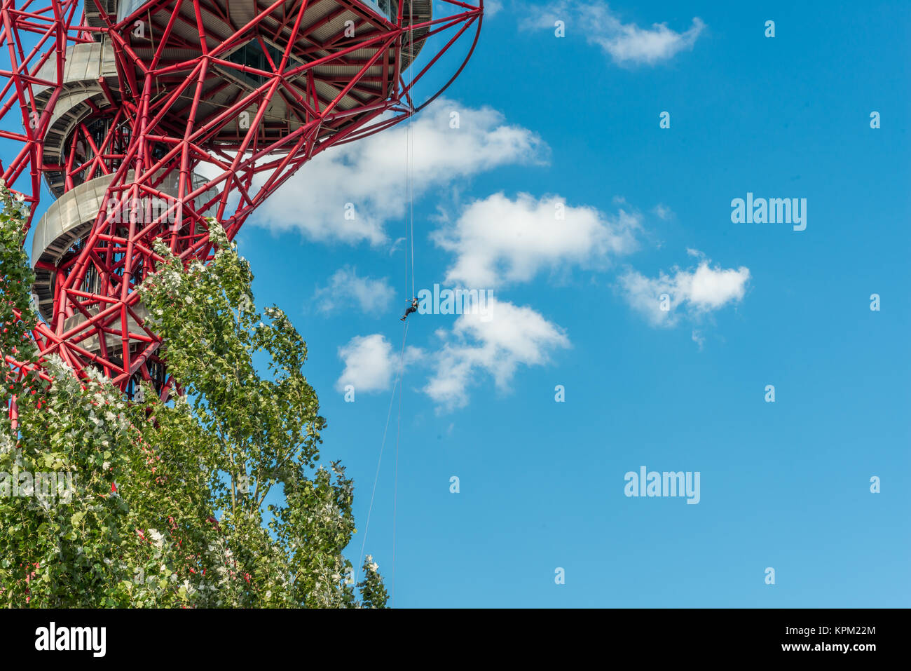Abseiling orbit tower Banque de photographies et d’images à haute ...