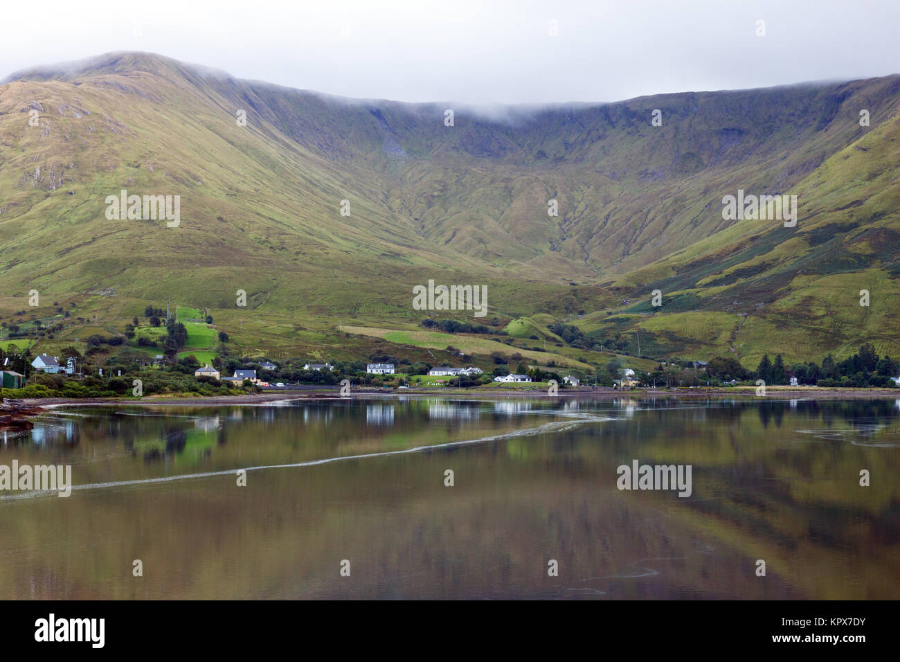 Leenane village Banque de photographies et d’images à haute résolution ...