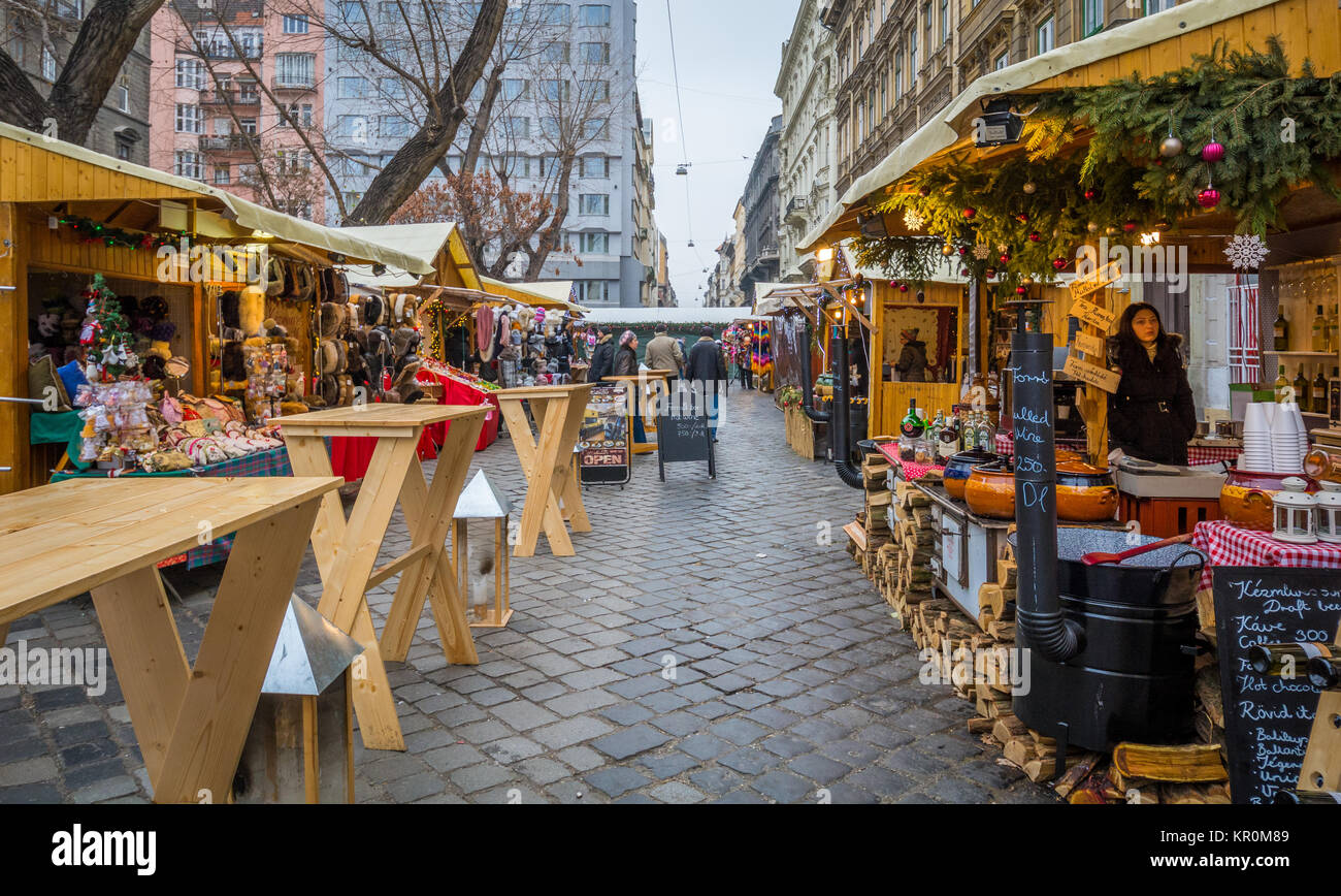 Marché de Noël à Jokai Square à Budapest, Hongrie Photo Stock - Alamy