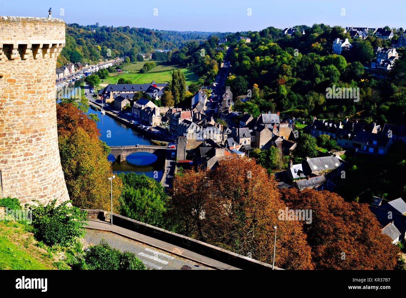 Dinan port Banque de photographies et d’images à haute résolution - Alamy