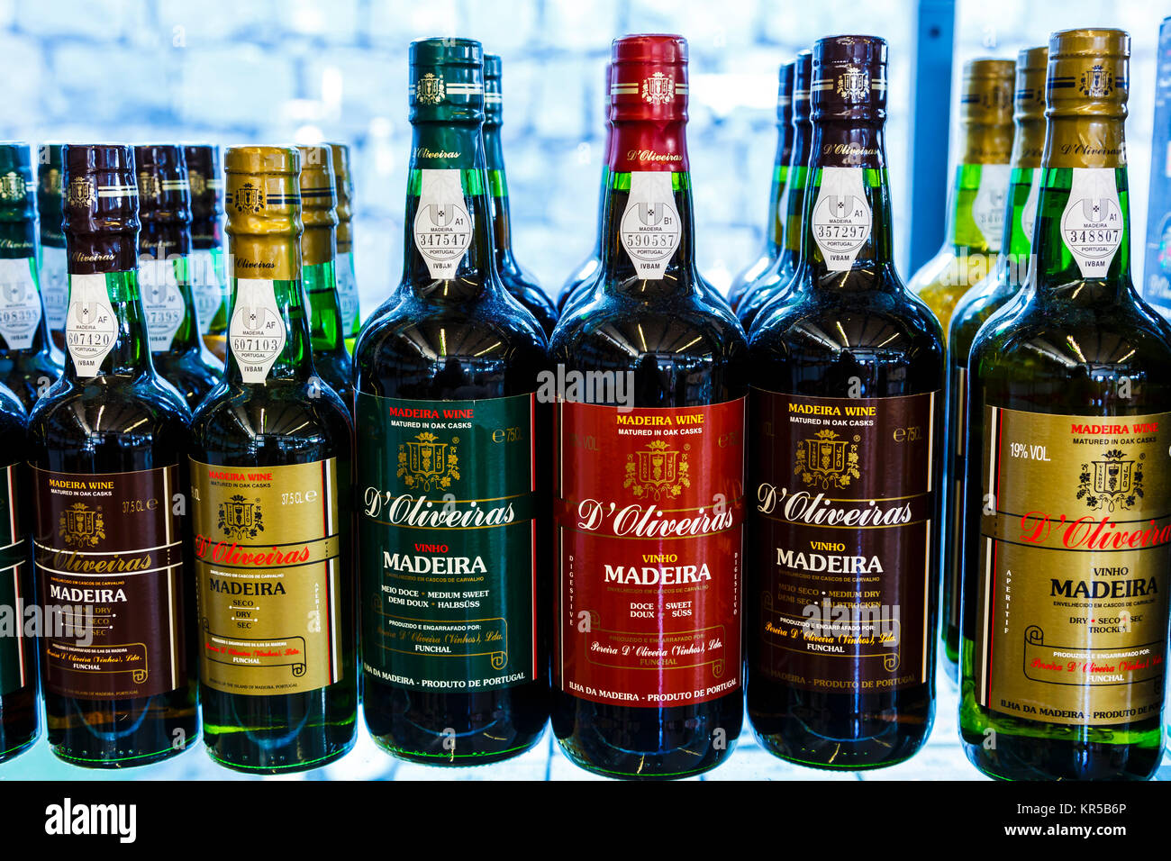 Vins en bouteille Banque de photographies et d’images à haute ...