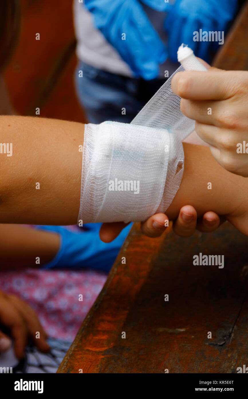 Hémorragie bras Banque de photographies et d’images à haute résolution ...