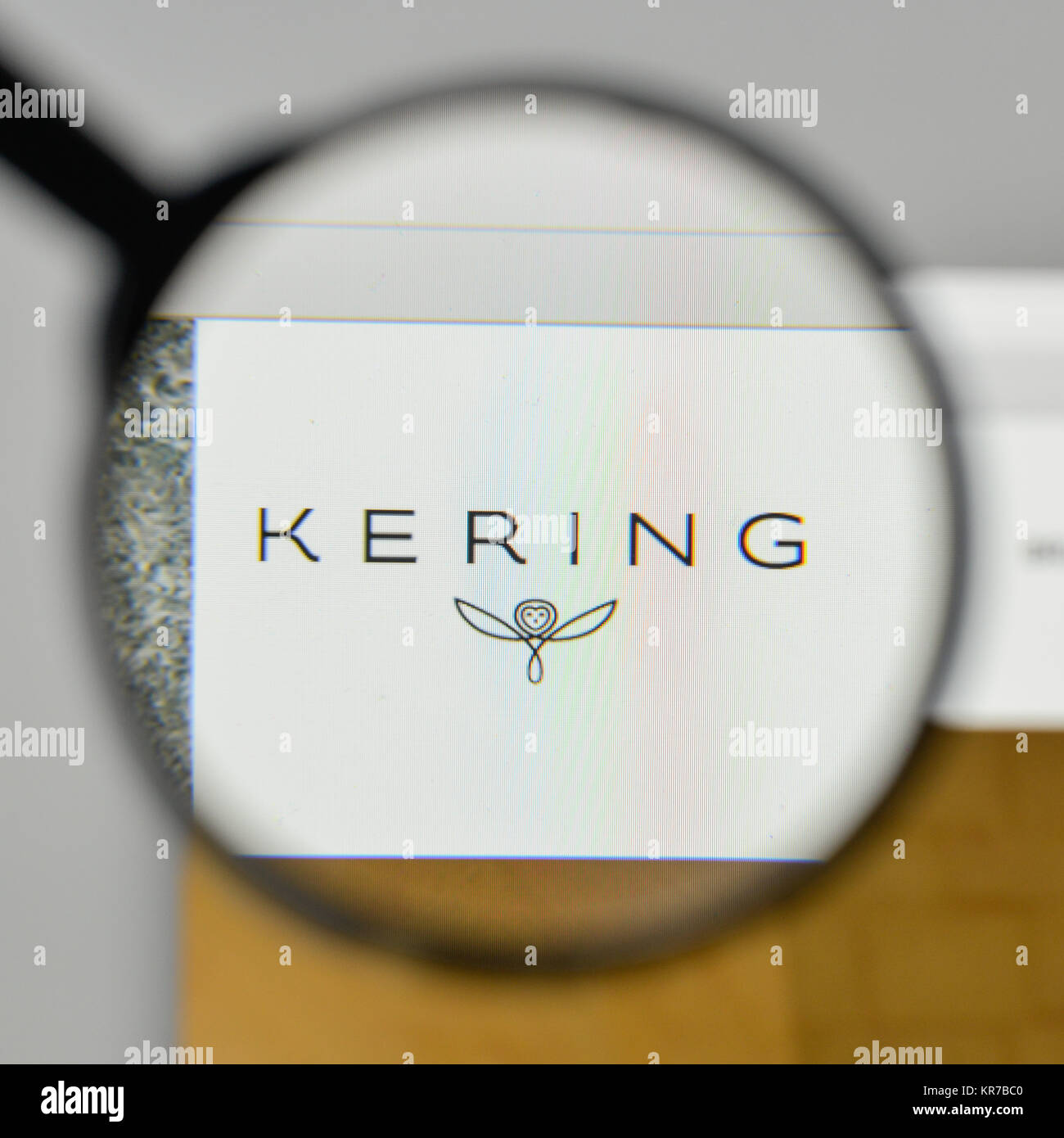 Kering logo Banque de photographies et d’images à haute résolution - Alamy