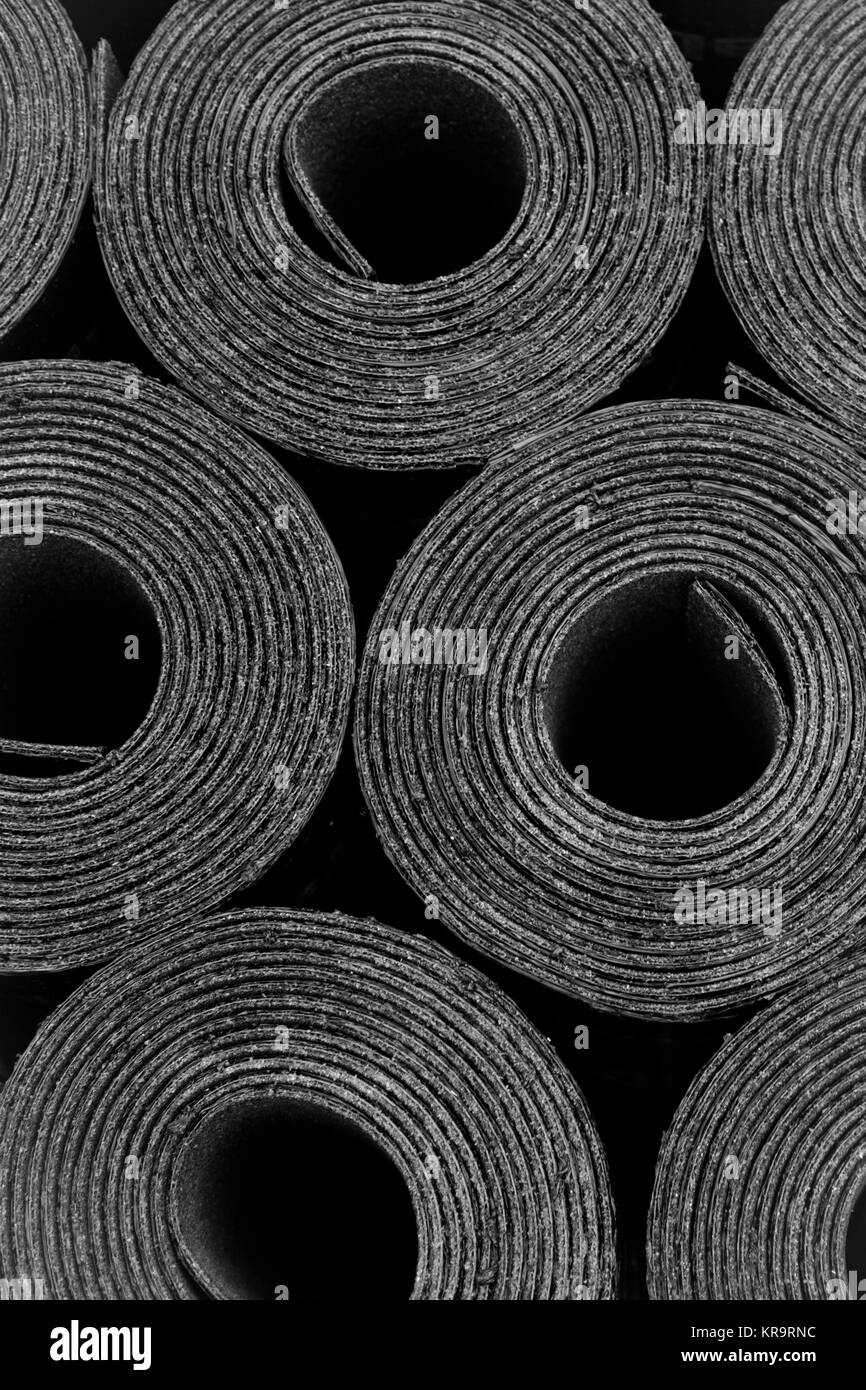 Revêtements bitumés. Rouleaux de bitume Photo Stock - Alamy