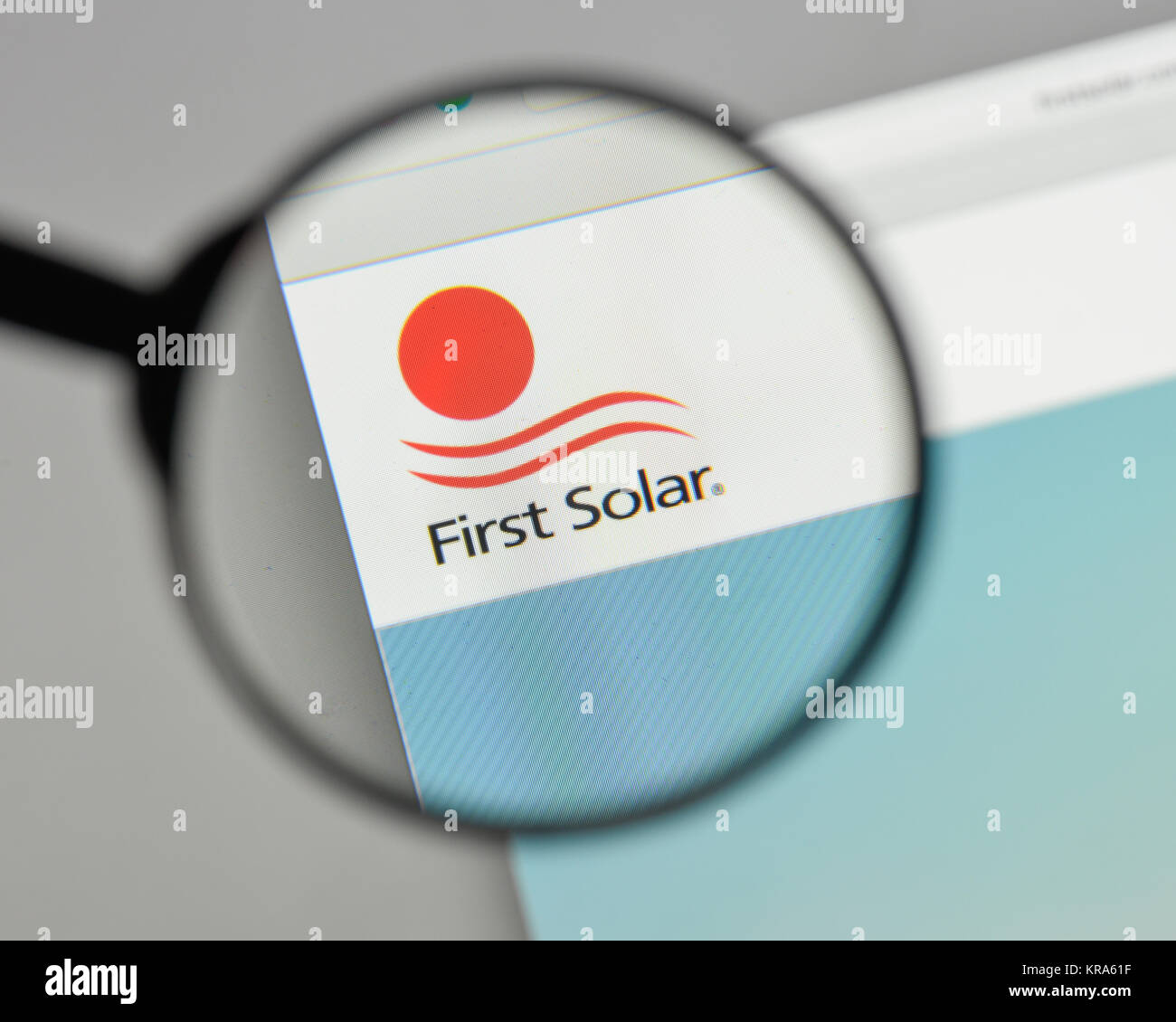 First solar Banque de photographies et d’images à haute résolution - Alamy