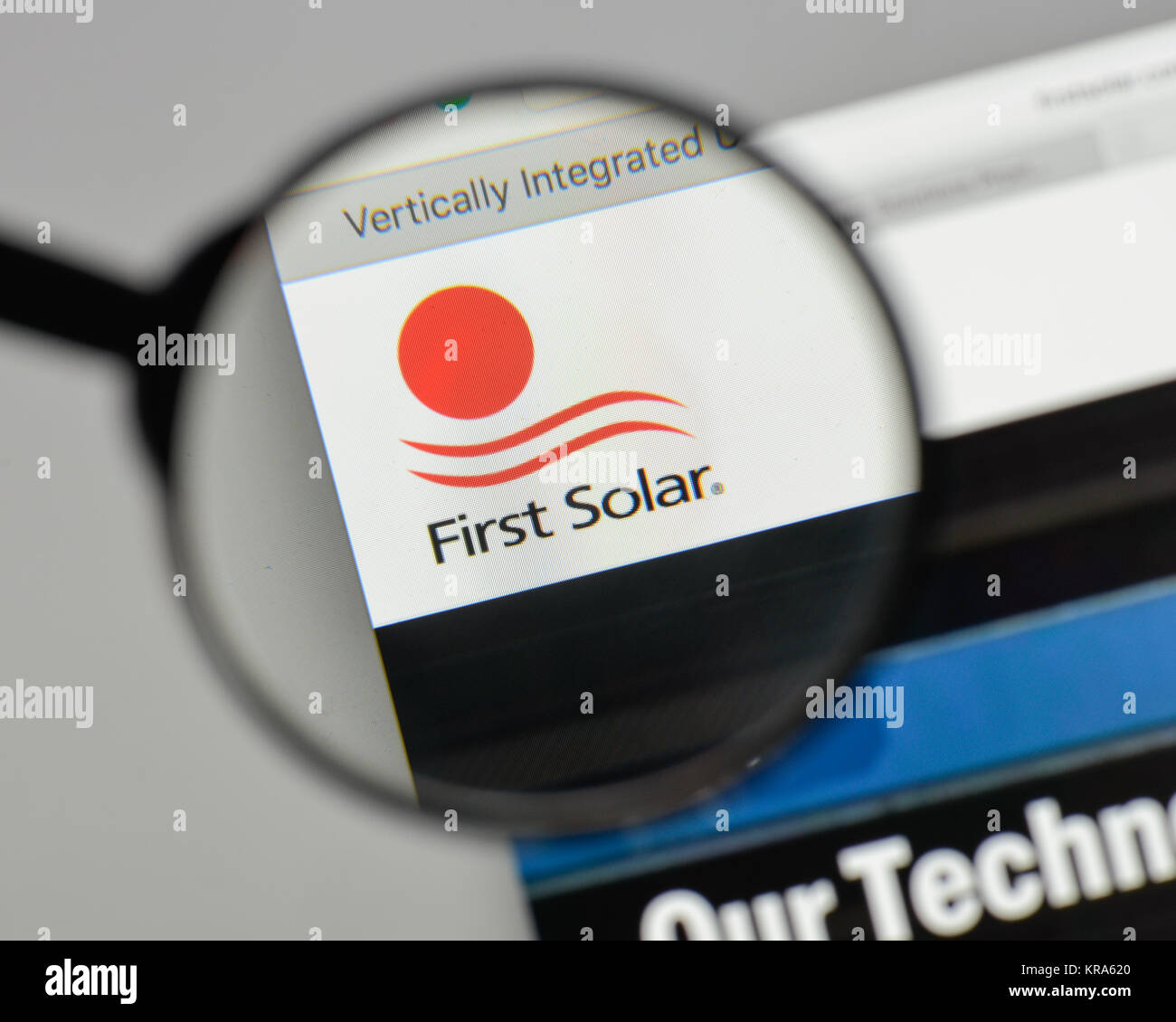 First solar Banque de photographies et d’images à haute résolution - Alamy