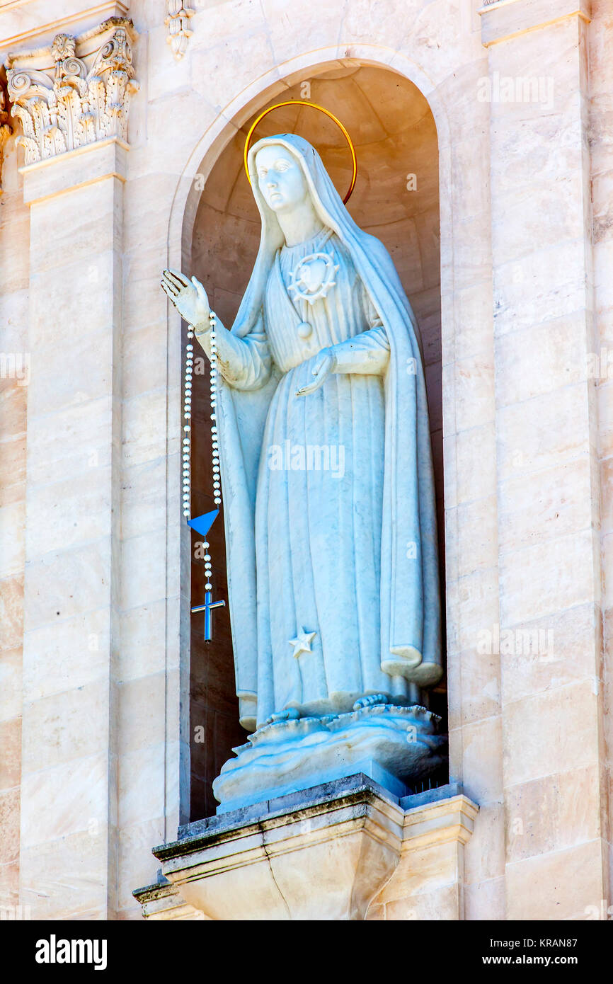 Statue de Marie Chapelet Clocher Anges Basilique de Notre-Dame de ...