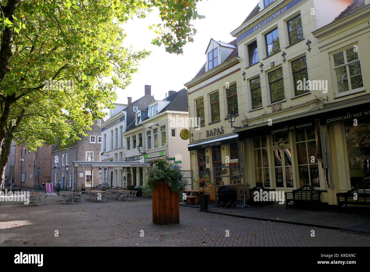 Grote kerkplein Banque de photographies et d’images à haute résolution ...