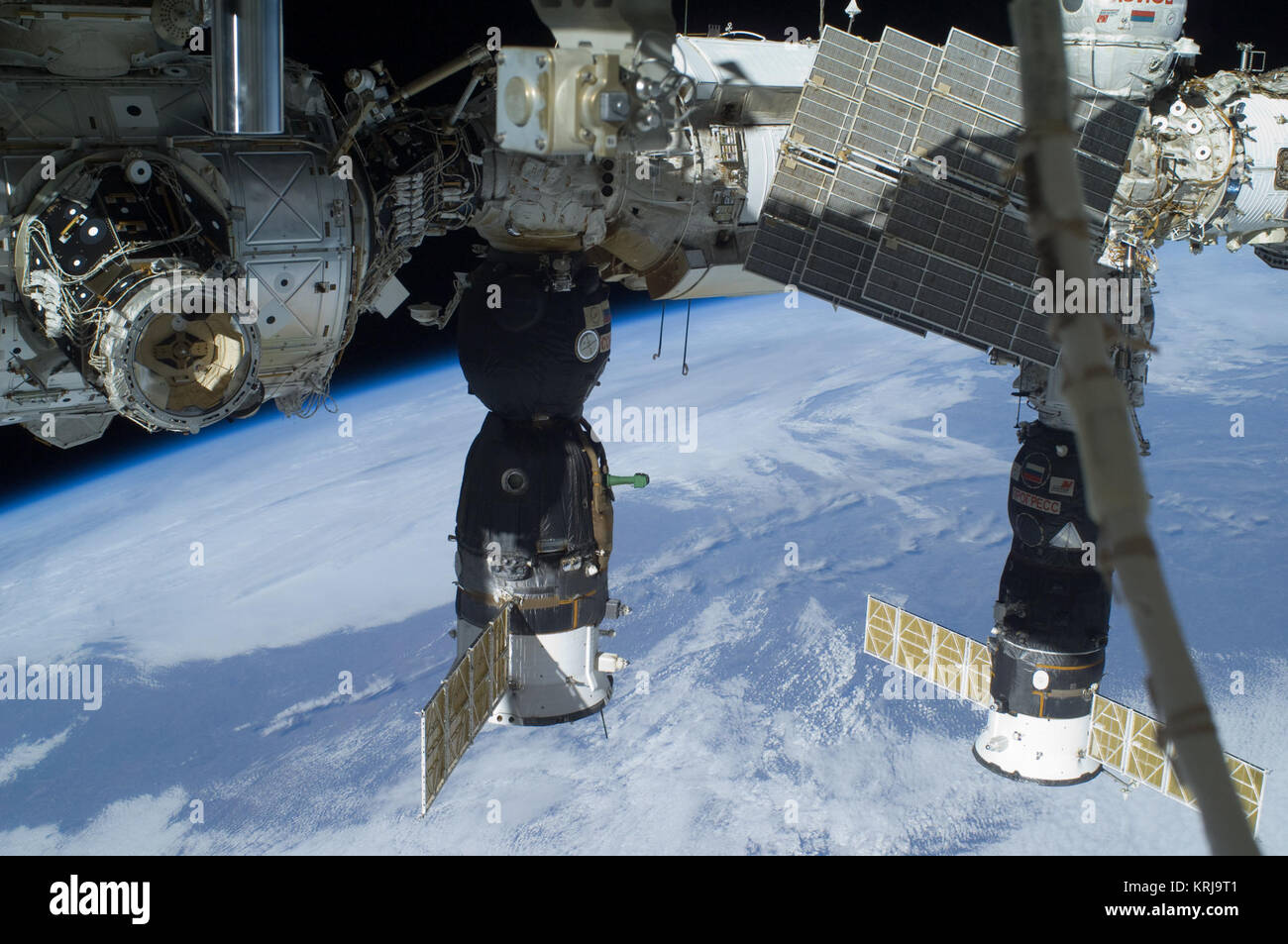 Zarya and unity Banque de photographies et d’images à haute résolution ...