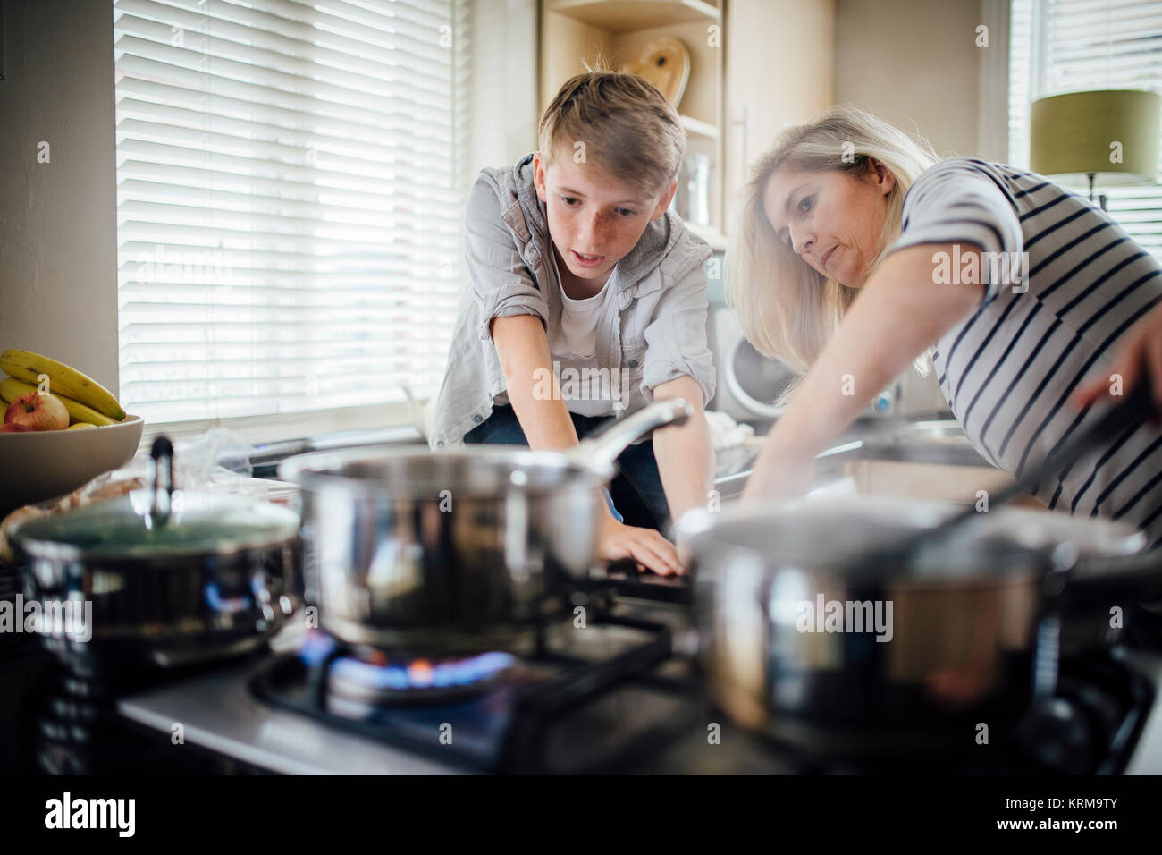 Attention maman Banque de photographies et d’images à haute résolution ...