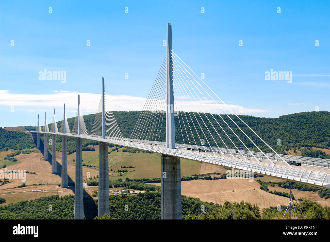 Viaduc de Millau, Aveyron, France. Le pont le plus haut au monde, conçu ...