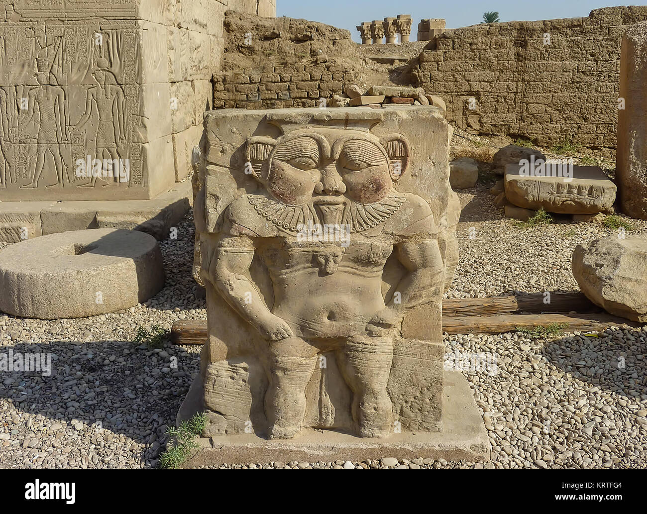 Demi dieu bes Banque de photographies et d’images à haute résolution ...