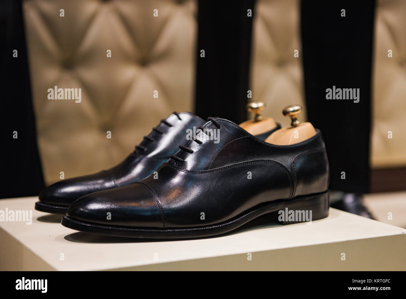 Chaussures de luxe homme Banque de photographies et d’images à haute ...