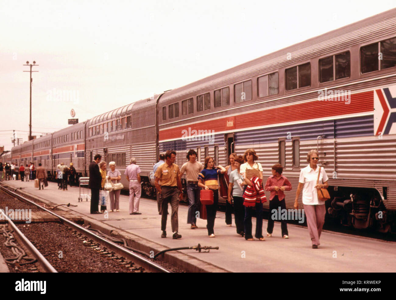 Voyage en train dans les années 1970 Banque de photographies et d ...