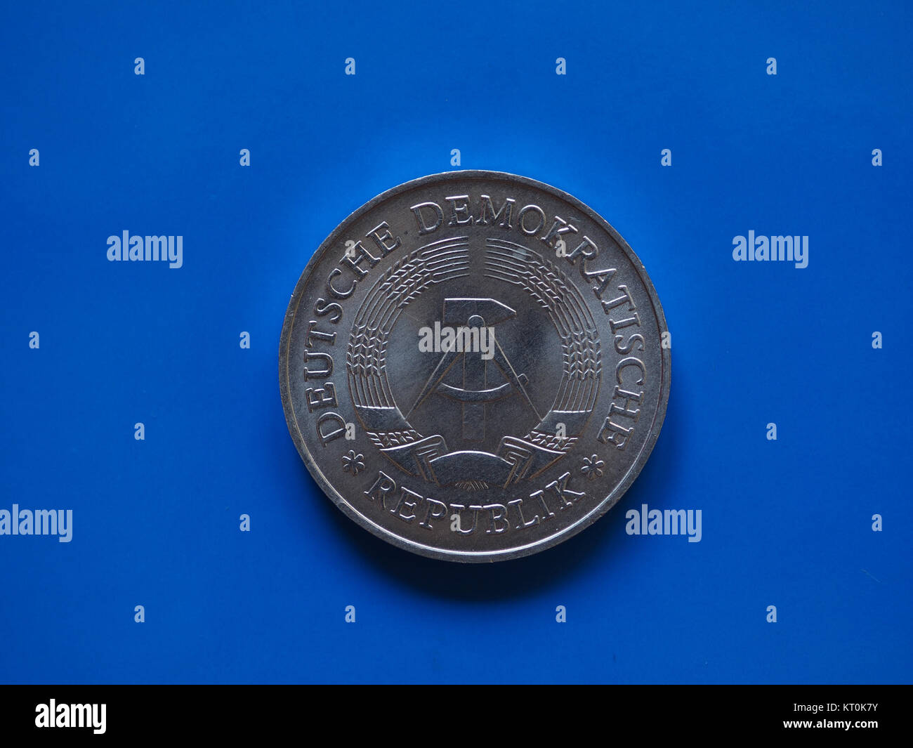 Ddr coins Banque de photographies et d’images à haute résolution - Alamy