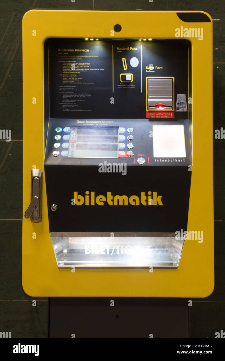 Automated ticketing machine Banque de photographies et d’images à haute ...