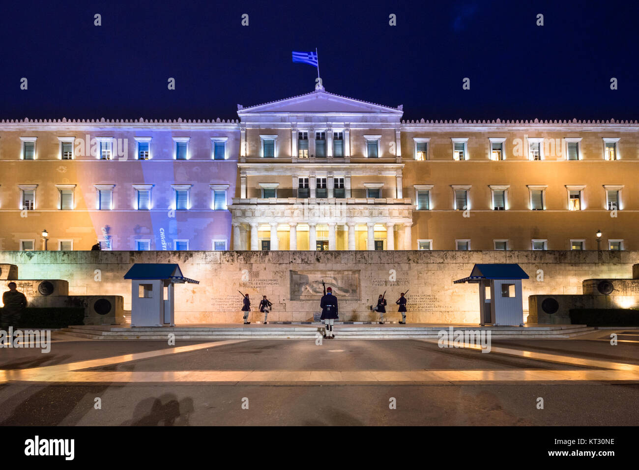 Le Parlement grec avec le monument du Soldat inconnu, Athènes, Grèce ...