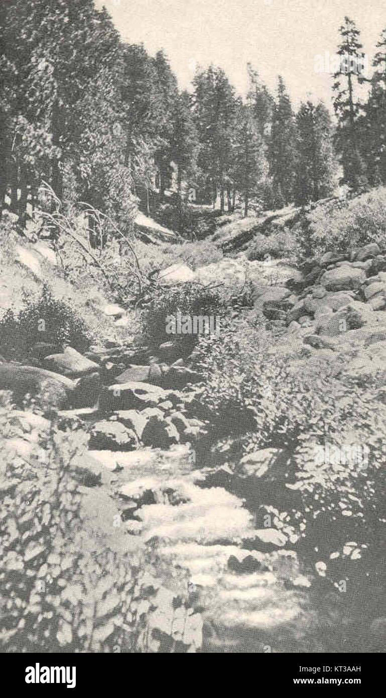 La rivière Middle Tule à sa source est située dans la chaîne de ...