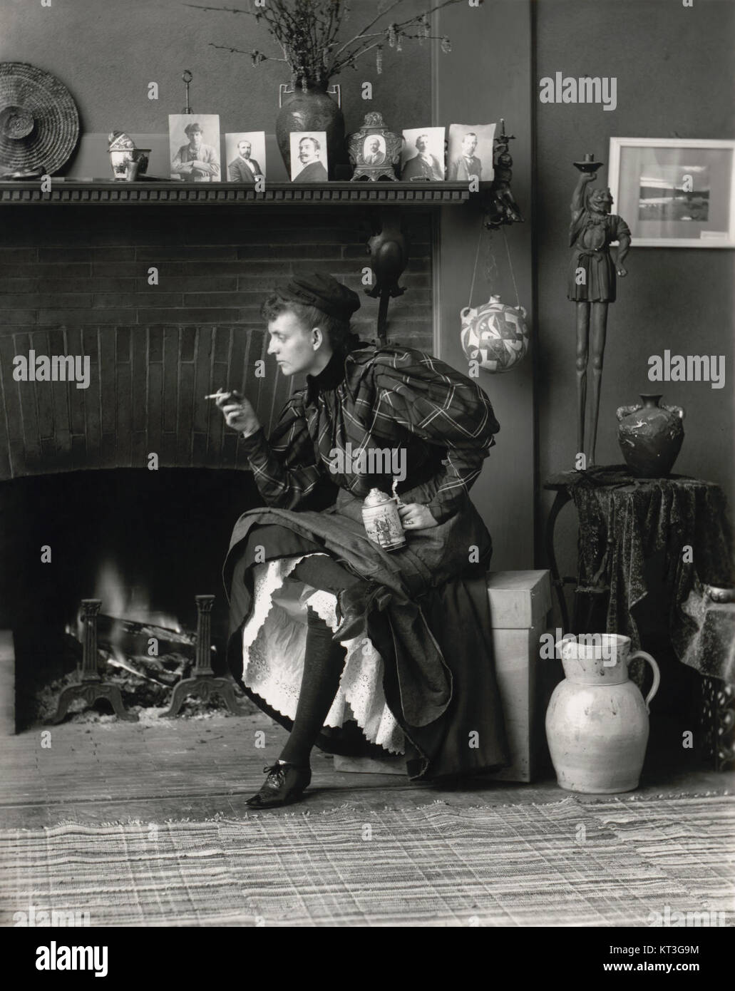 Frances Benjamin Johnston, Autoportrait (comme nouvelle femme ), 1896 ...