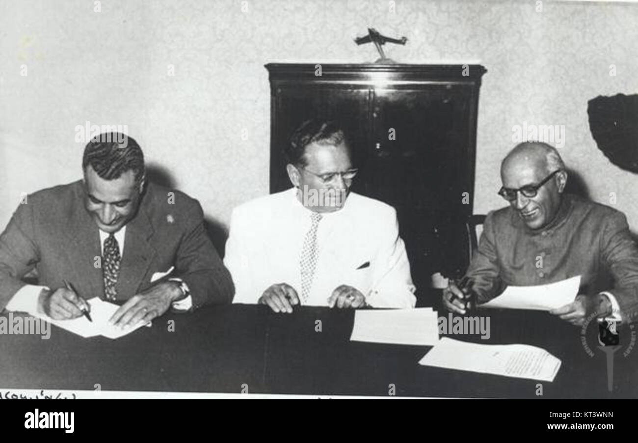 Jawaharlal Nehru, Nasser et Tito lors de la Conférence des Nations ...