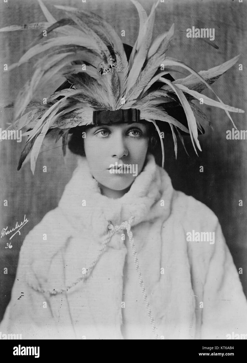 Virginiavalli est une actrice américaine, principalement connue pour ...