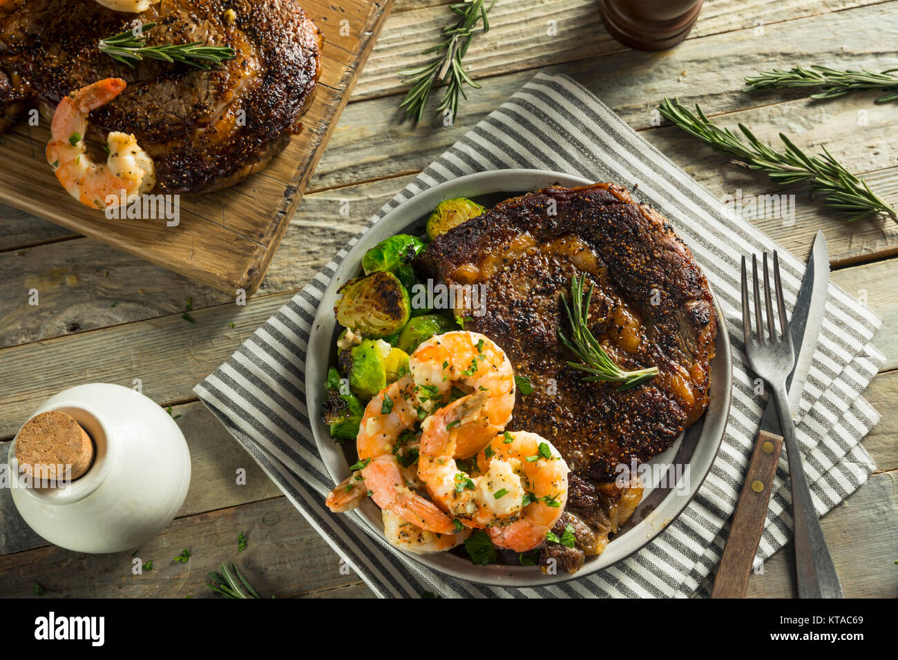 Steak Aux Crevettes Banque d'image et photos - Alamy