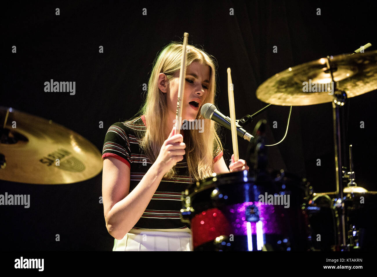 Hey charlie band Banque de photographies et d’images à haute résolution ...