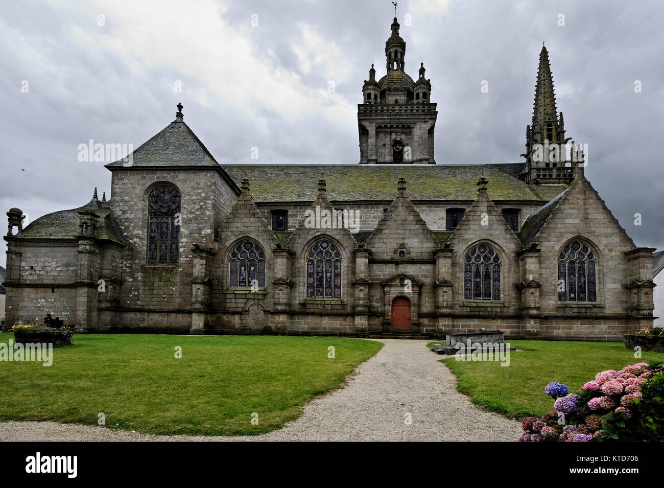 Église Notre-Dame de Saint-Thégonnec. Notre-Dame de l'église de Saint ...