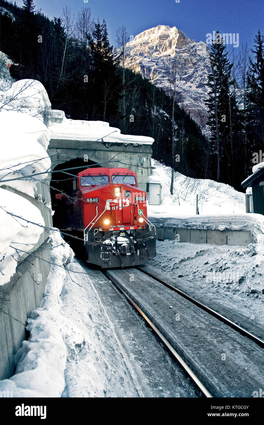 Cp freight train Banque de photographies et d’images à haute résolution ...