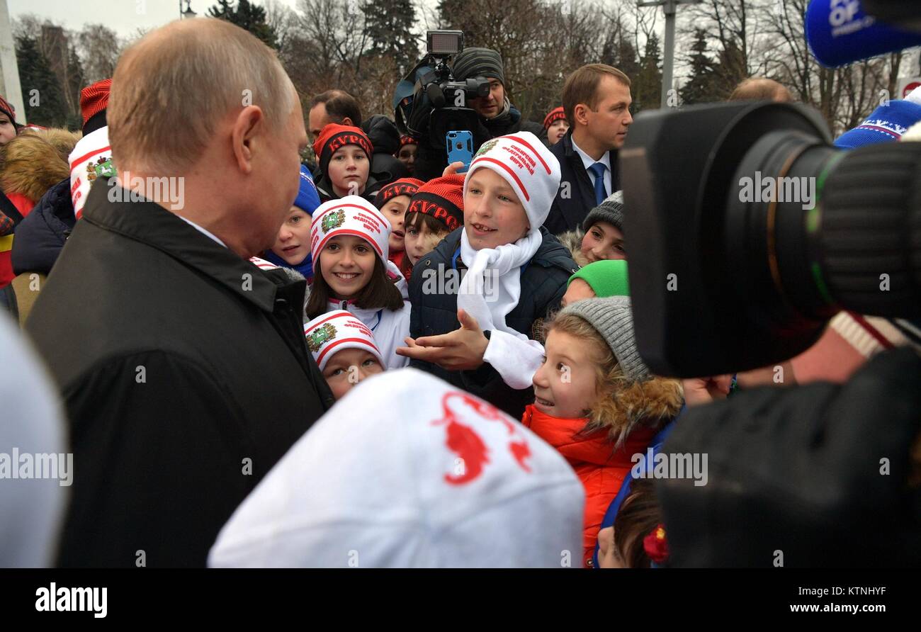 Russian president vladimir putin children Banque de photographies et d ...