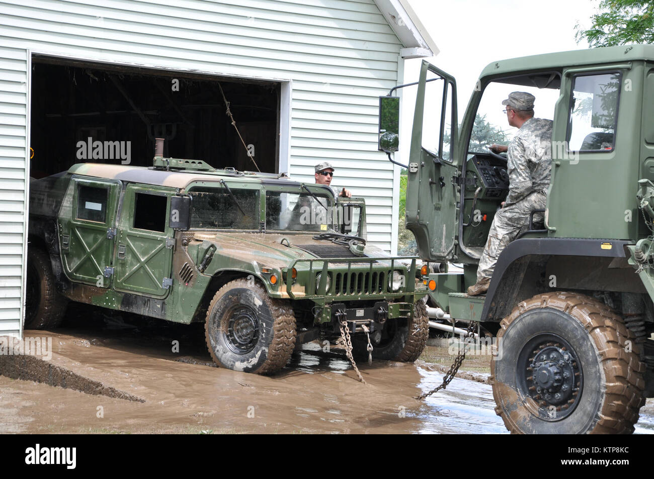 Humvee water Banque de photographies et d’images à haute résolution - Alamy