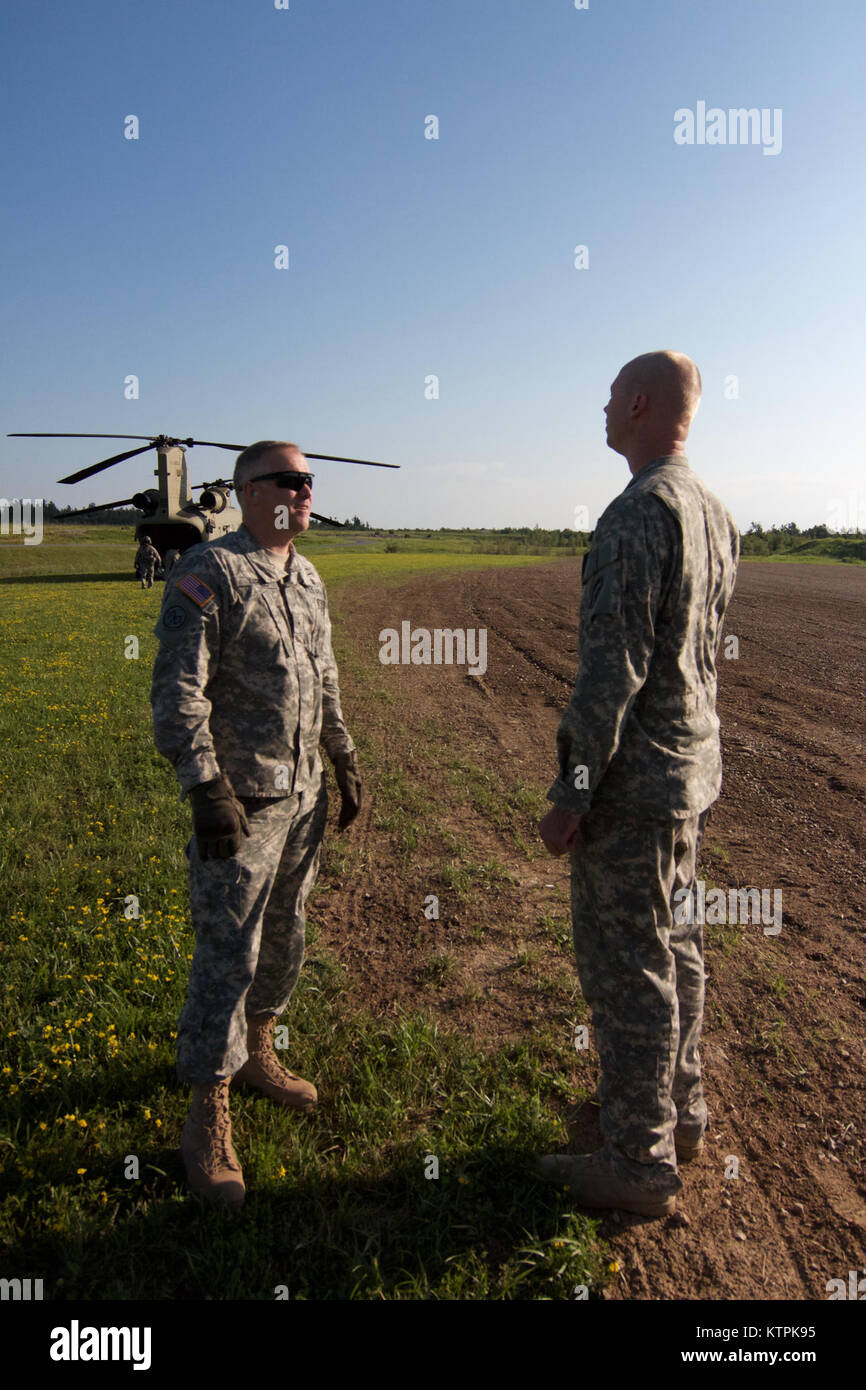 Le brig. Le général Gary Yaple, 42e Division d'infanterie, commandant ...