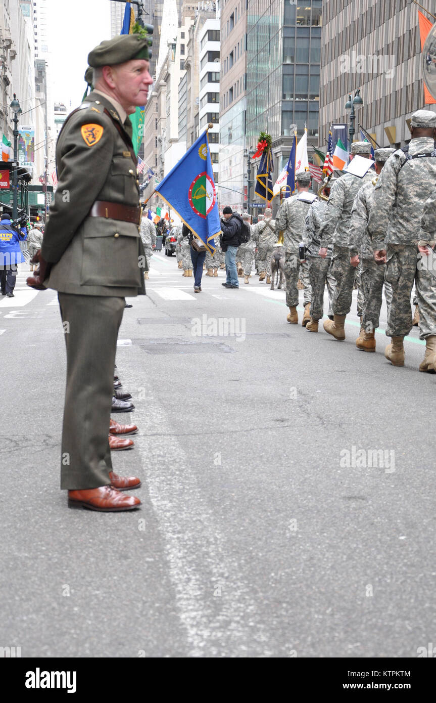 NEW YORK, N.Y.- l'Armée de New York du 1er Bataillon de la Garde ...