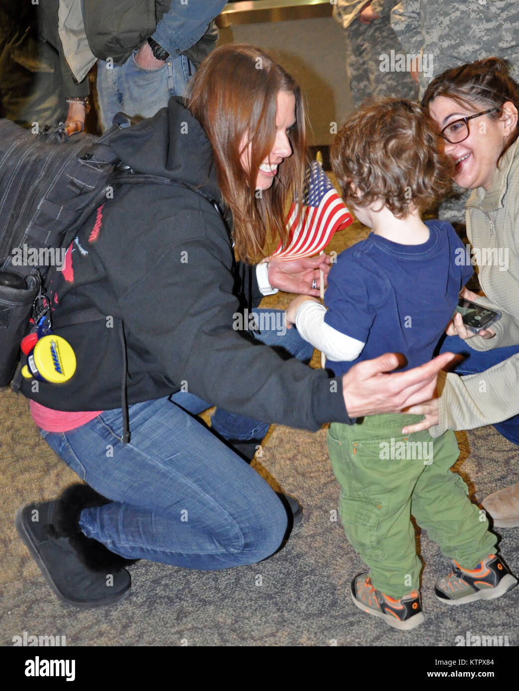 LATHAM, NY -- New York Army National Guard Le s.. Lydia Montiforte (à ...
