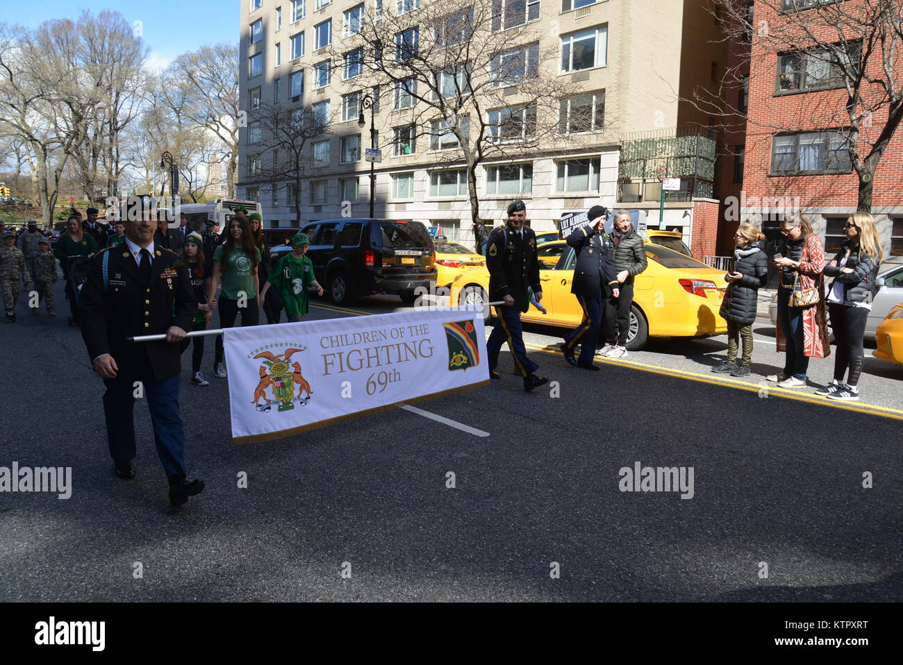 NEW YORK, NY--Pour la 255e fois, les membres de la Garde Nationale de ...