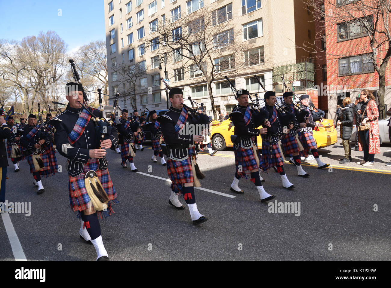 NEW YORK, NY--Pour la 255e fois, les membres de la Garde Nationale de ...