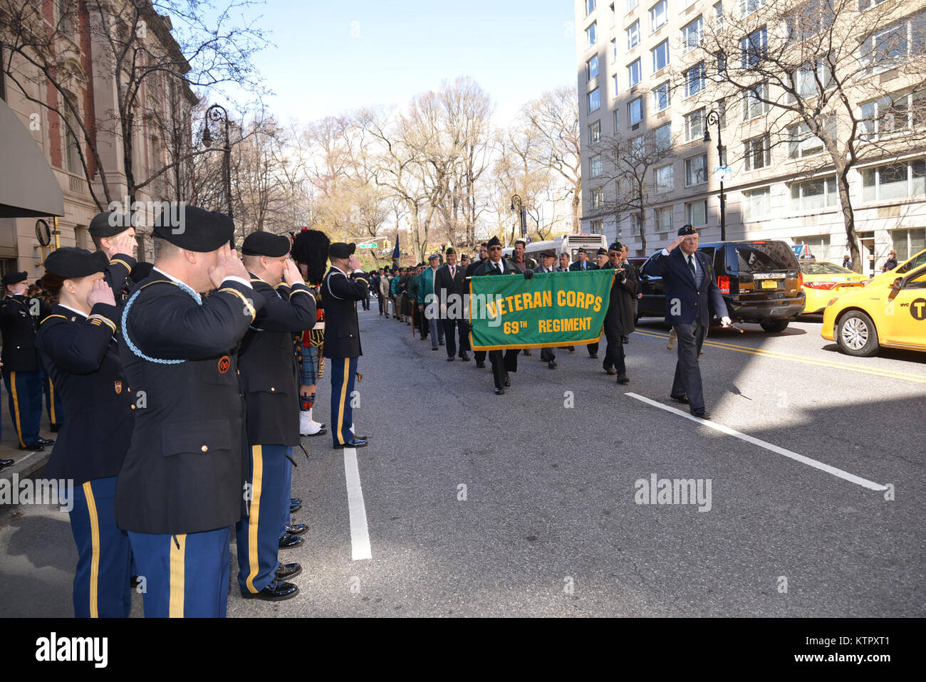 NEW YORK, NY--Pour la 255e fois, les membres de la Garde Nationale de ...