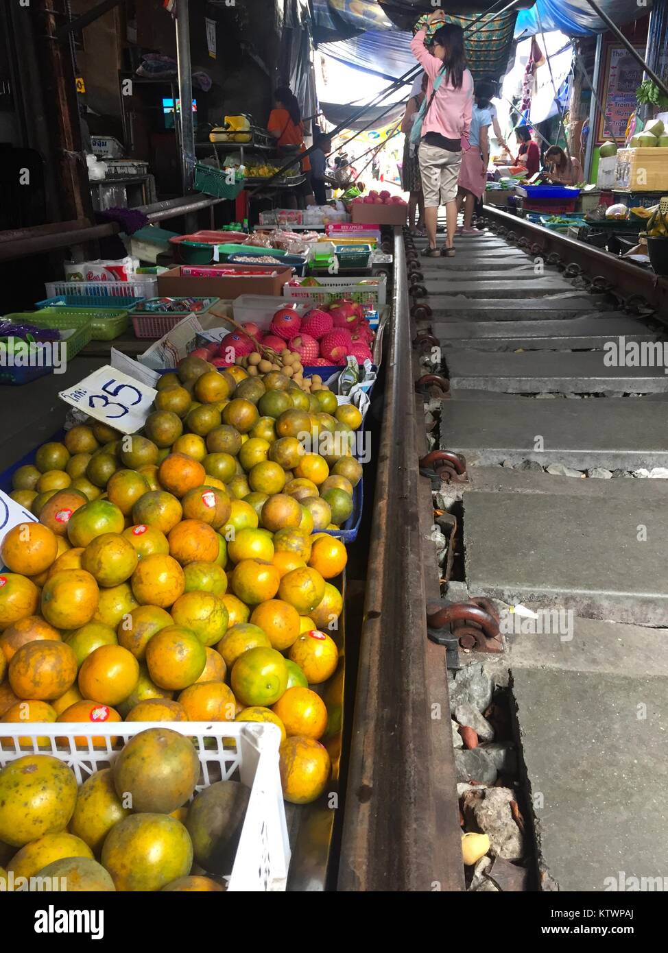 Marché du train de bangkok Banque de photographies et d’images à haute ...