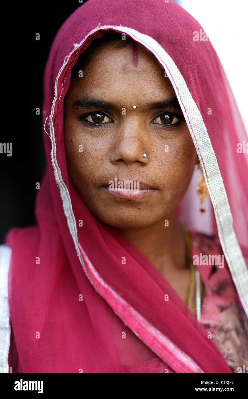 Rural indian village woman Banque de photographies et d’images à haute ...
