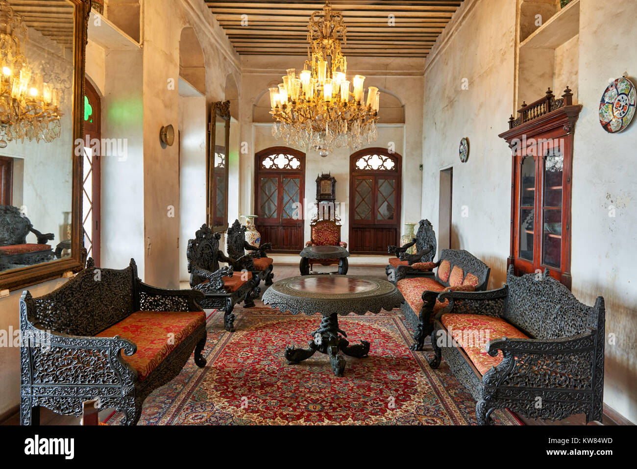Interior shot museum Beit-el-Sahel, palalce du sultan à Stone Town ...