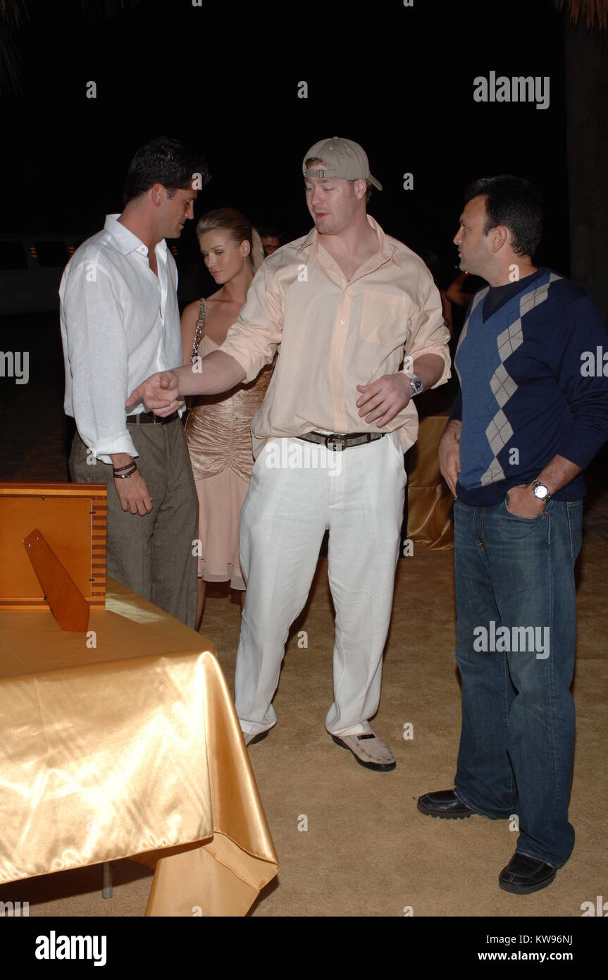 INDIAN CREEK, FL. 21 janvier : NY Giant Jeremy Shockey accompagnés de ...