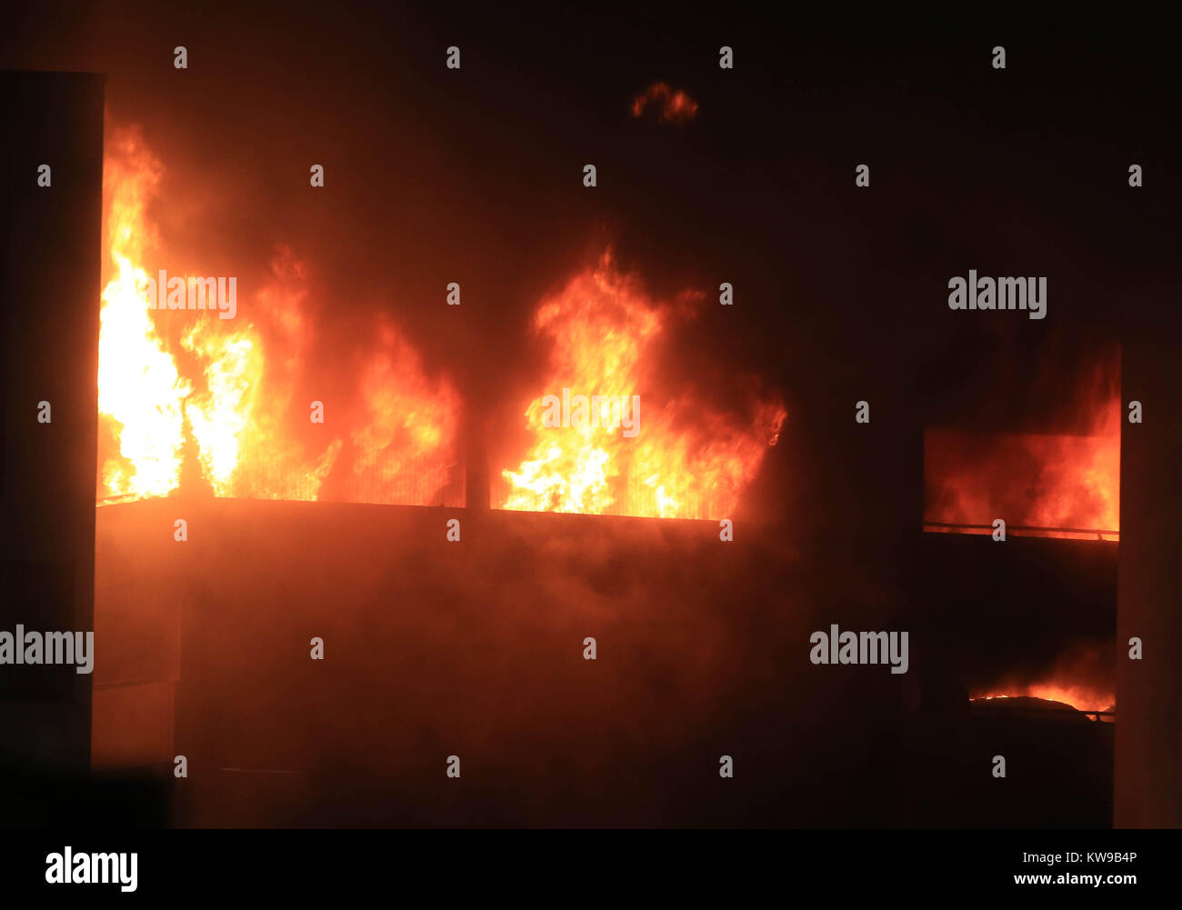 Echo arena car park fire Banque de photographies et d’images à haute ...