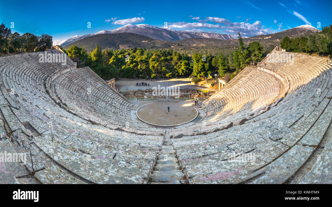Ancient theatre of epidaurus epidavros Banque de photographies et d ...