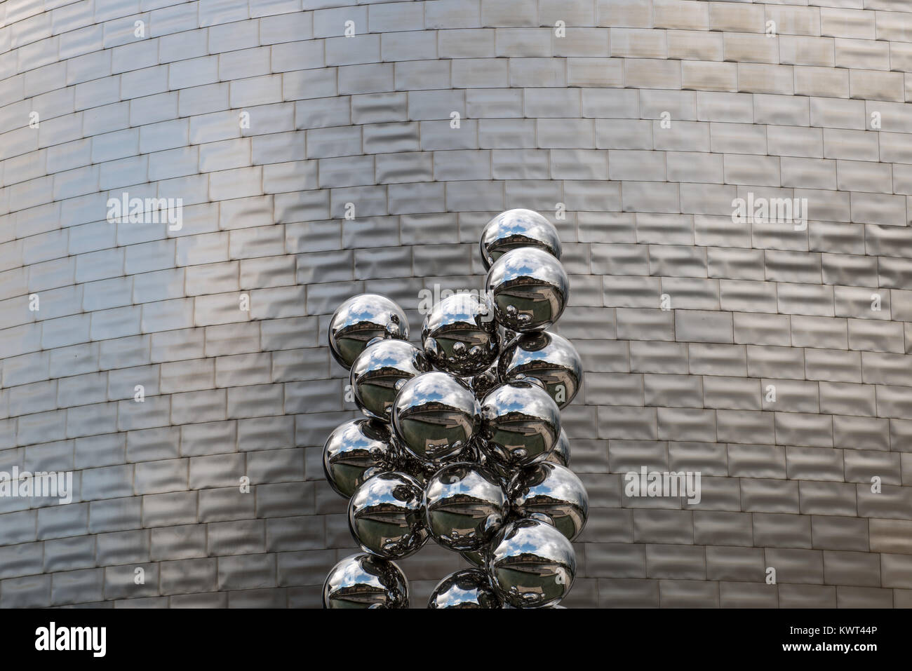 Art sculpture sphere Banque de photographies et d’images à haute résolution - Alamy